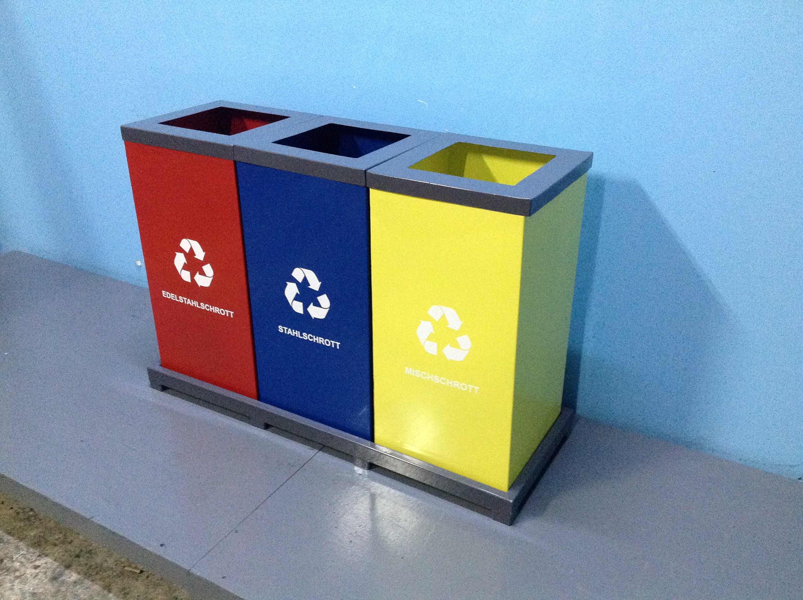 Containere pentru reciclare selectiva si mobilier urban | ArtInox
