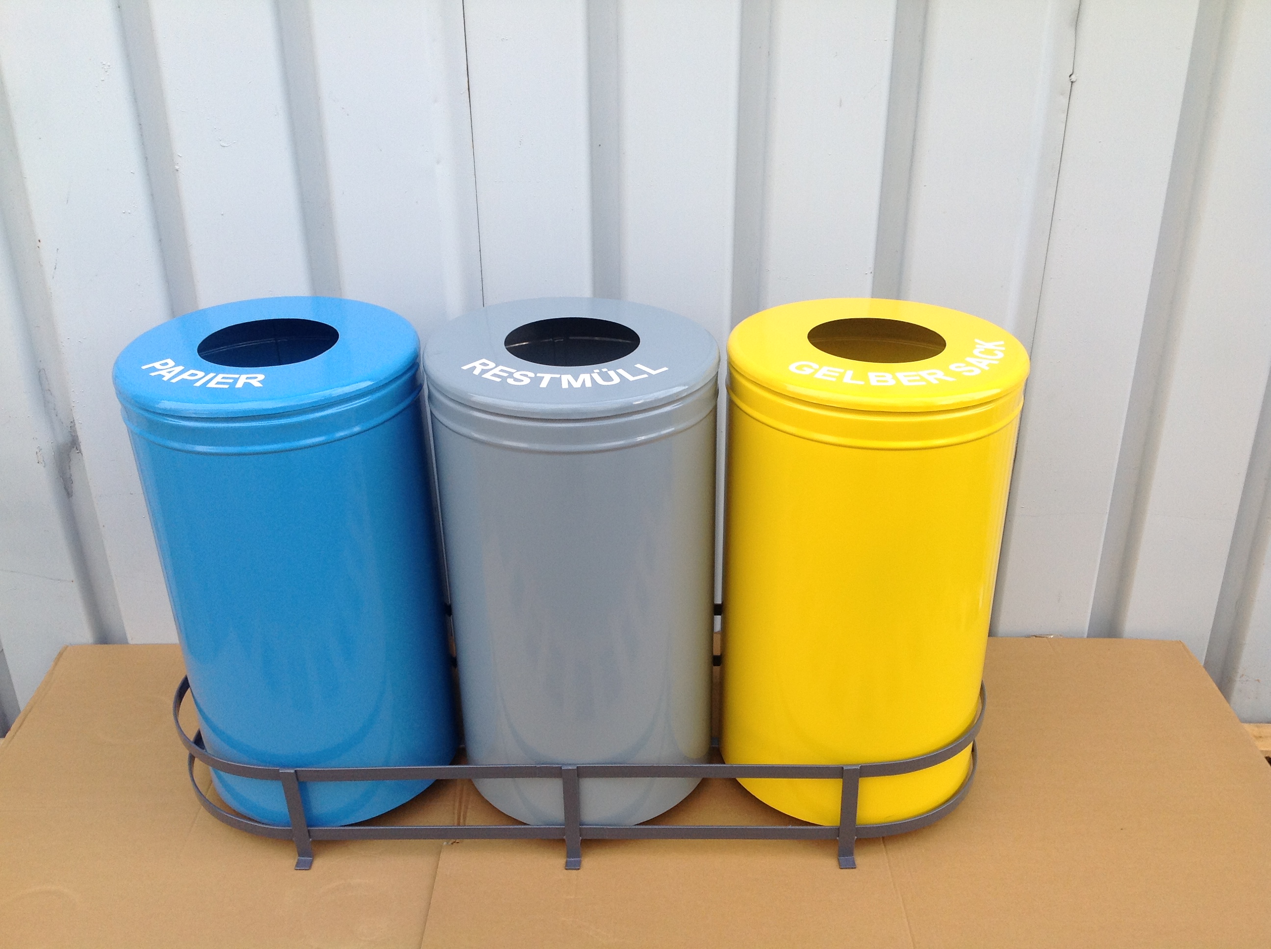 Containere pentru reciclare selectiva si mobilier urban | ArtInox